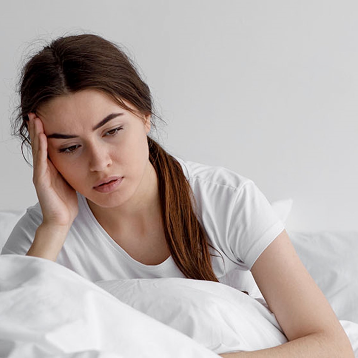 Un neurolog explică: cum să recunoaștem migrenele și să le tratăm